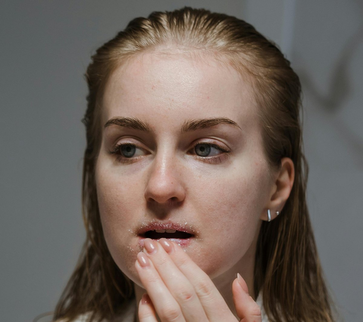 DIY natural lip scrub: A simple recipe for soft, smooth lips