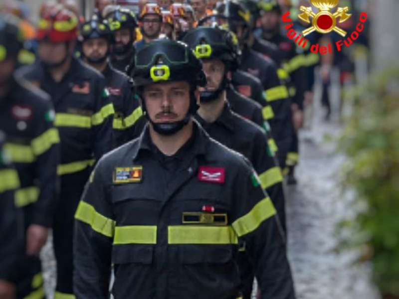 Vigile del Fuoco eroe salva la vita a una bimba di 2 anni in arresto ...