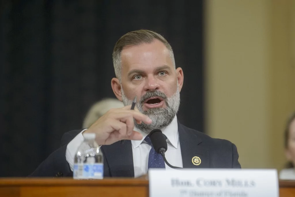 Mills introduces bill to eliminate DEI programs in federal government