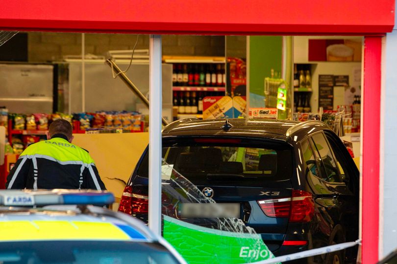 Top of the range SUV ploughs into Spar shop in Limerick