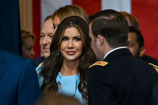 'Dirtbag' Kristi Noem Slammed for Wearing 'Full Makeup and Hair ... 'Dirtbag' Kristi Noem Slammed for Wearing 'Full Makeup and Hair ...