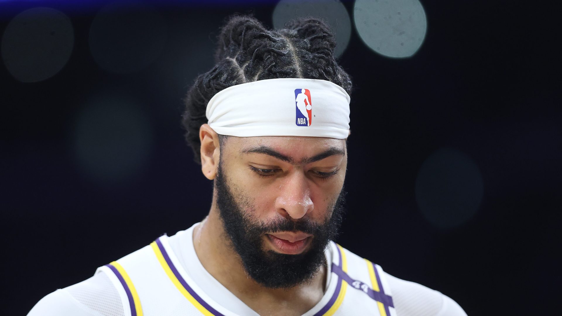 Doctor Outlines Lakers Star Anthony Davis’ Recovery Timeline