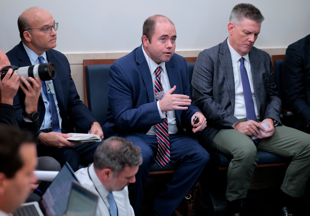 White House receives 7,400 requests for ‘new media’ seat in briefing room