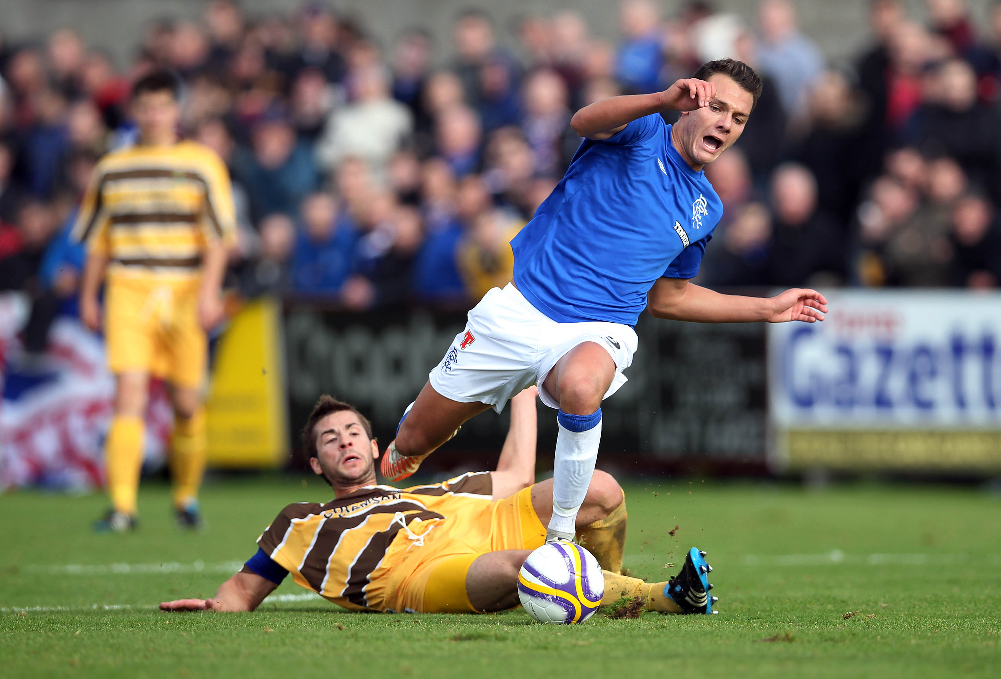 Rangers name-dropped into English club transfer announcement as star ...