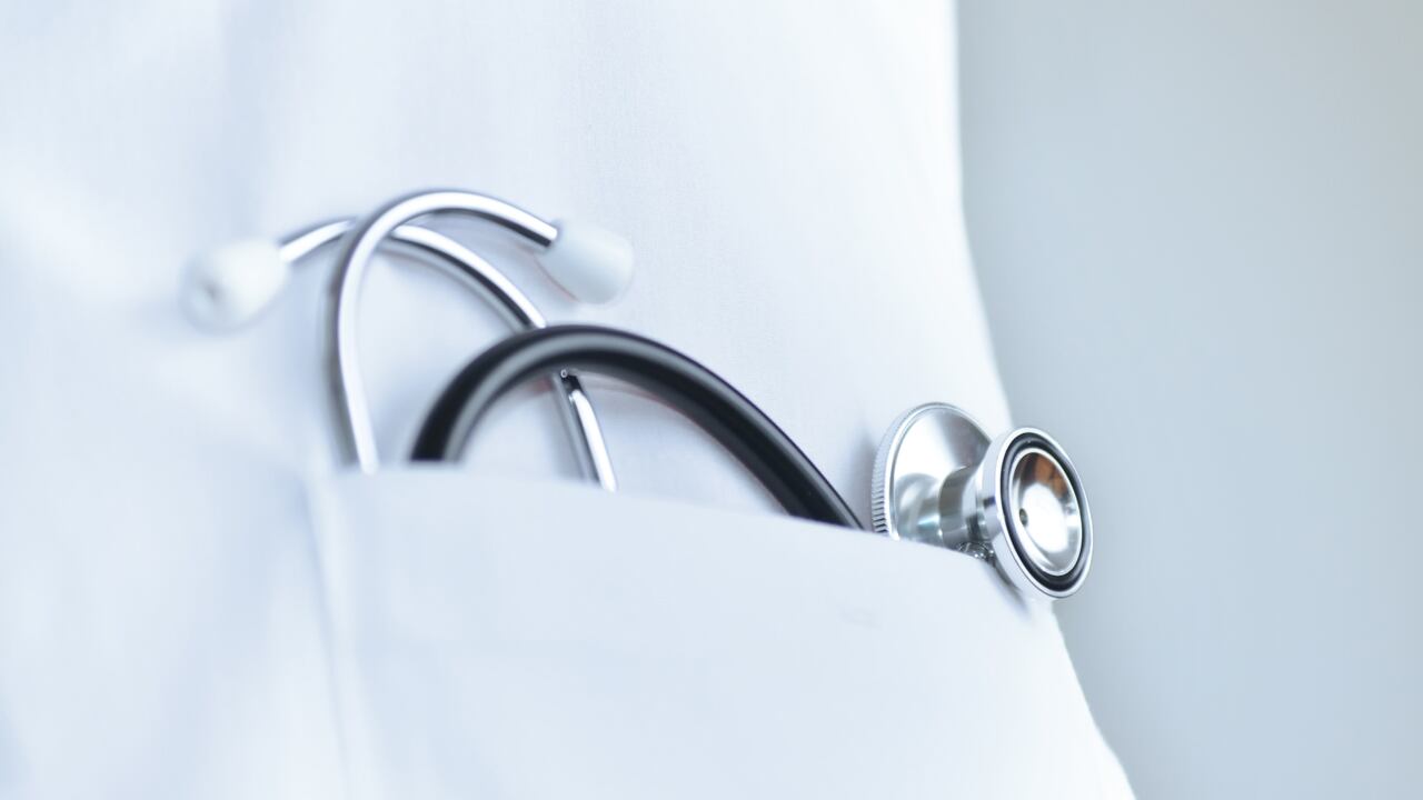 Neurosurgeon’s medical license suspended after deaths of 2 patients