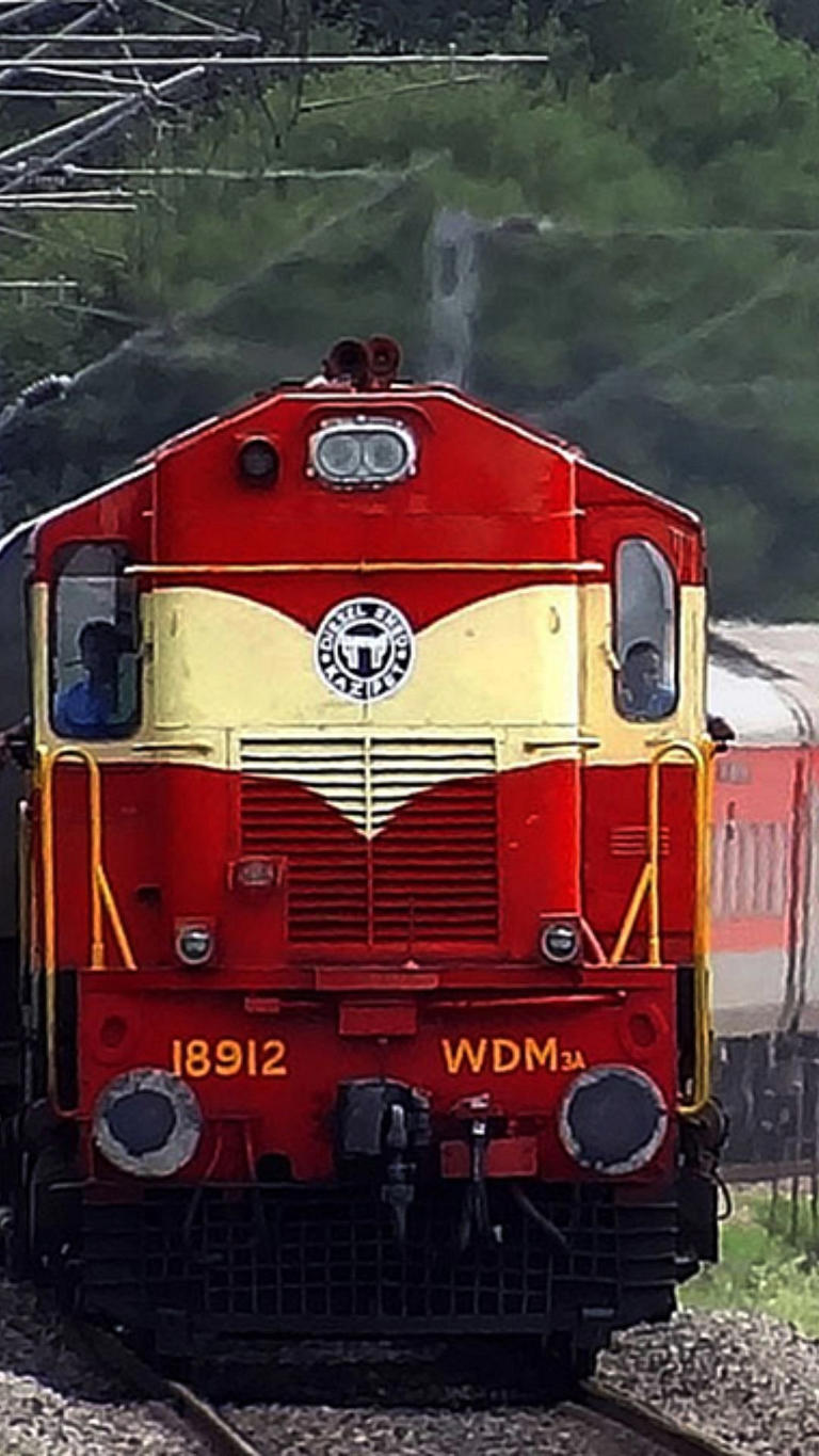 In Photos: New Delhi - Chennai Tamil Nadu Express Was Reintroduced As ...