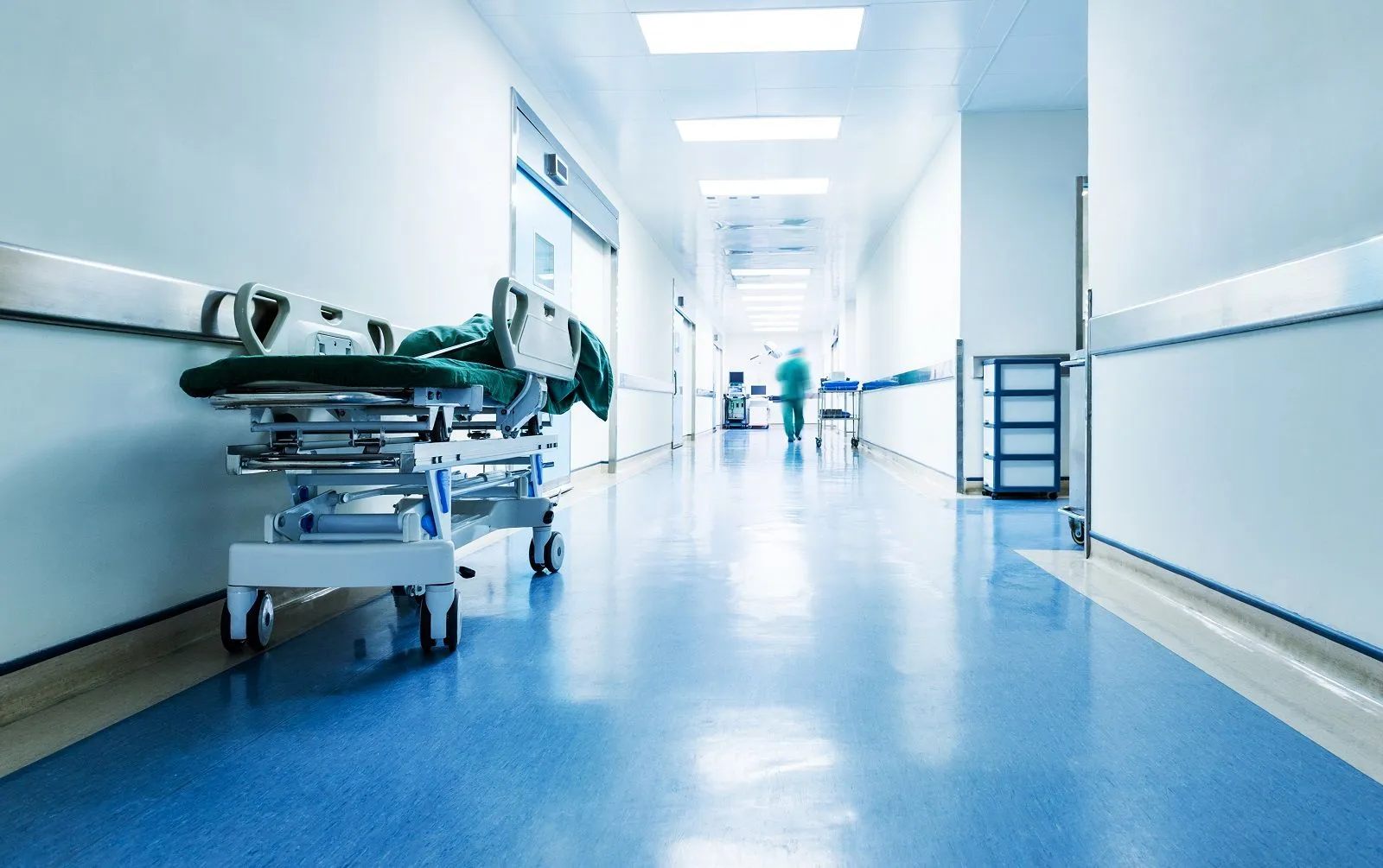 Κρήτη: Στη ΜΕΘ του ΠΑΓΝΗ με μηνιγγίτιδα 25χρονη γιατρός