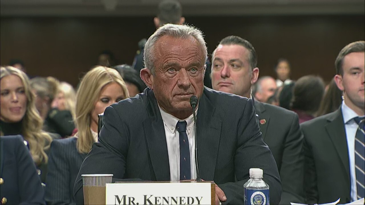 Senator Elizabeth Warren question RFK Jr.'s conflicts of interest