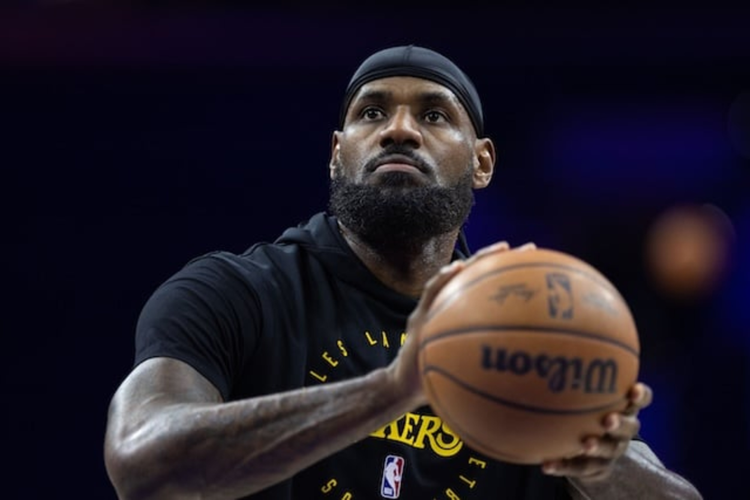 Watch: Eagles Players Meet LeBron James After 76ers Game