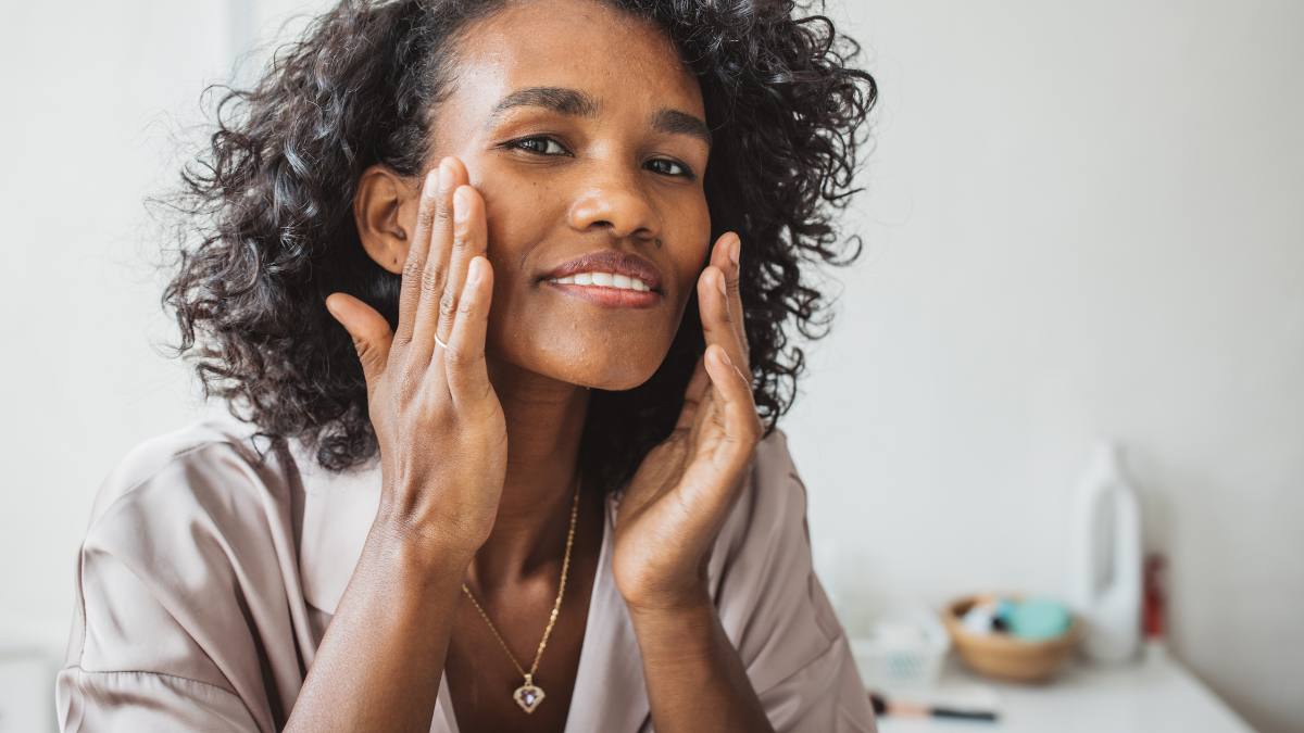 Want to Feel Less Bloated Fast? Try This Doctor-Approved Massage!