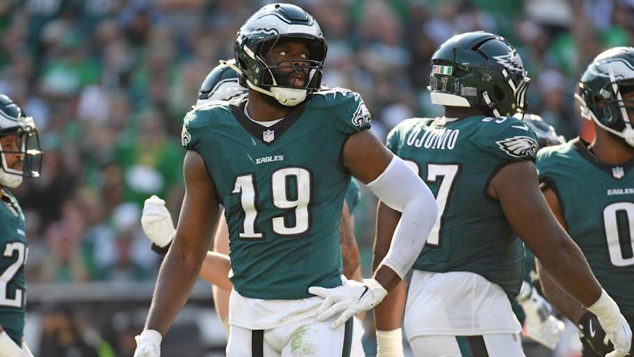 NFL Insider Ties Cardinals to Eagles Pass Rusher