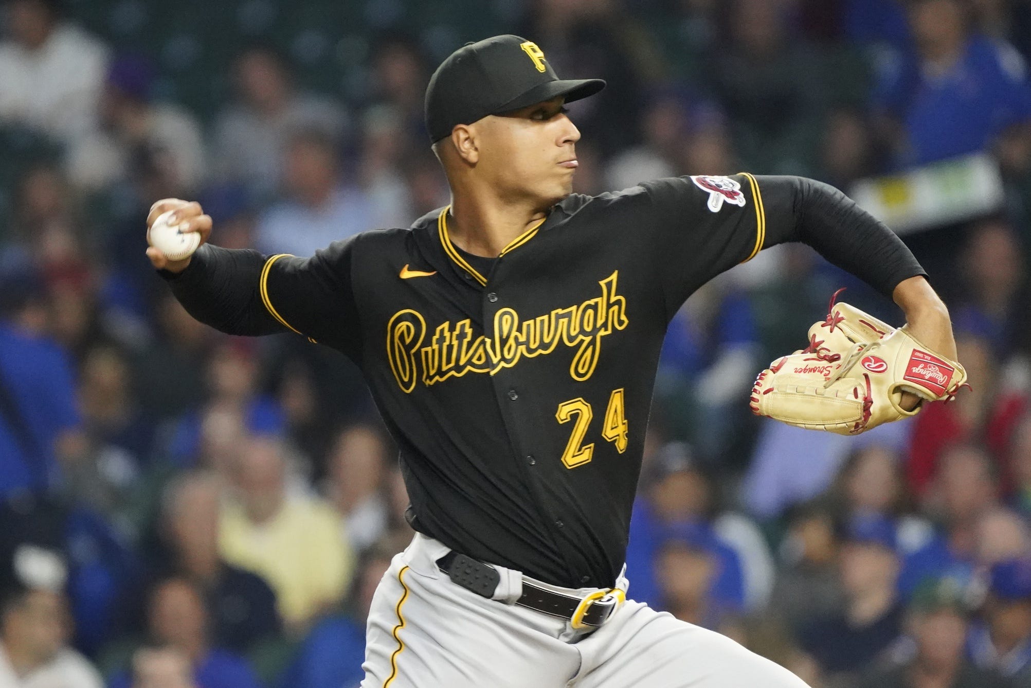 Pirates win arbitration case against pitcher