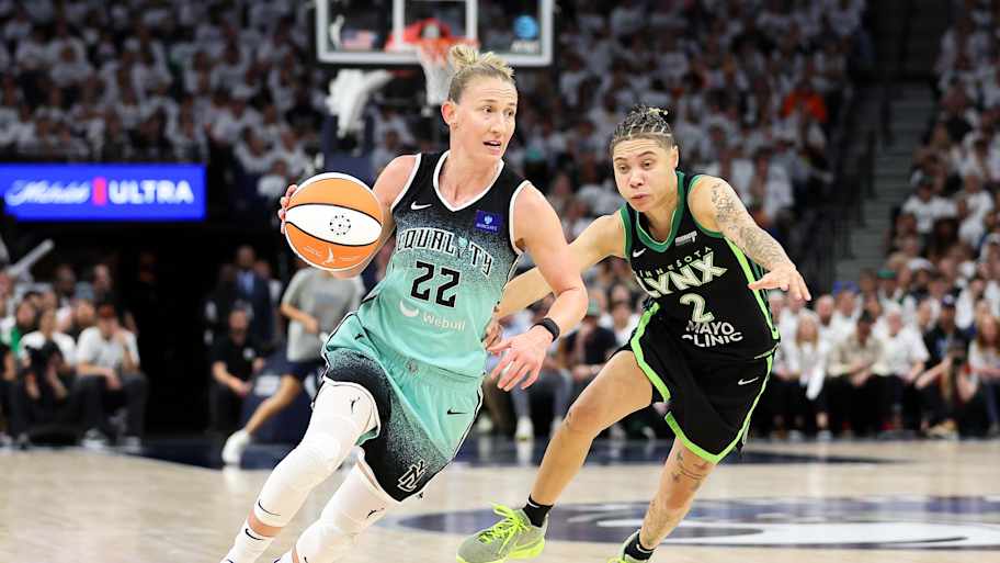 WNBA Veteran Courtney Vandersloot to Return to Chicago Sky