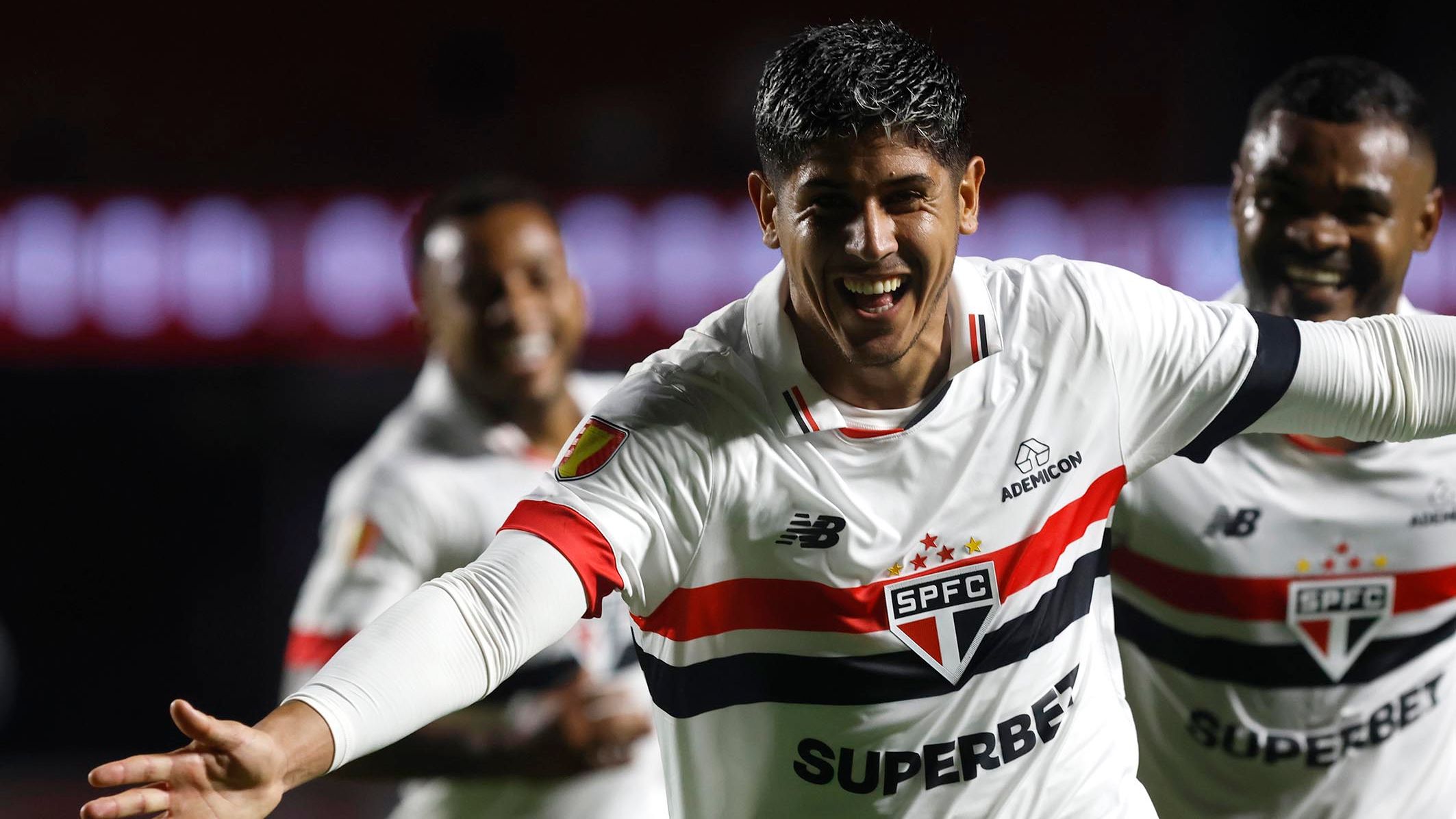 São Paulo inicia negociações por renovação de contrato de Alan Franco