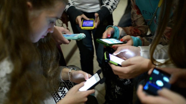 New York teacher’s union holding statewide conferences on cell phone ban