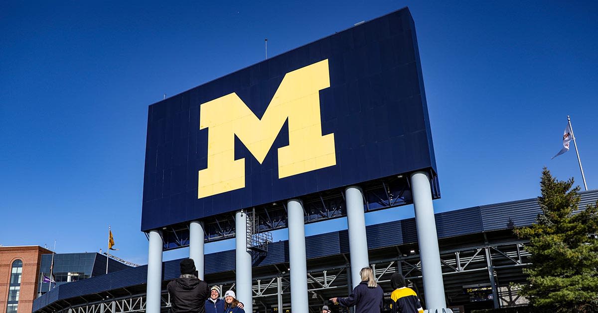 Report: More than 300 former Michigan football players join lawsuit ...