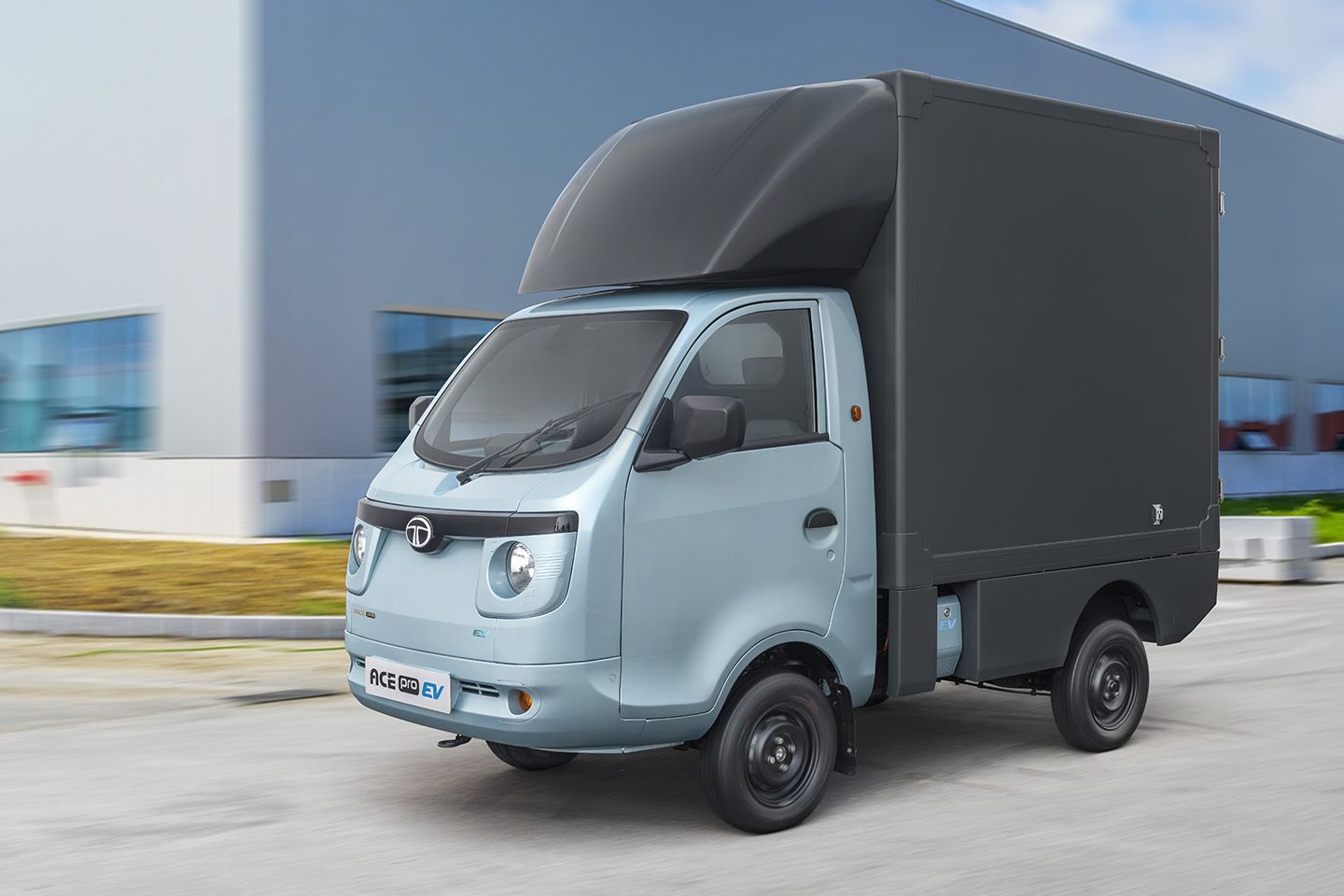Tata Ace Pro EV, Mobil Niaga Imut Hidup Lagi Berkat Elektrifikasi