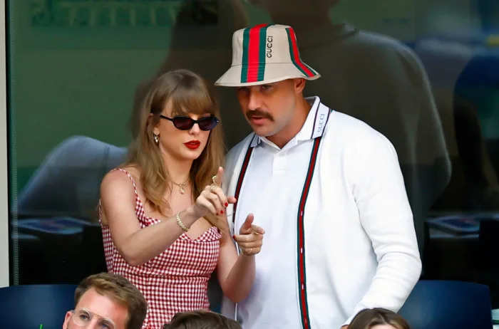 Travis Kelce calls Taylor Swift a ‘Pro’ at socializing, says she easily ...