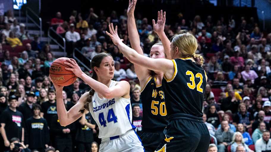 Basketball notebook: Mid-week ranked battles highlight girls action in Iowa