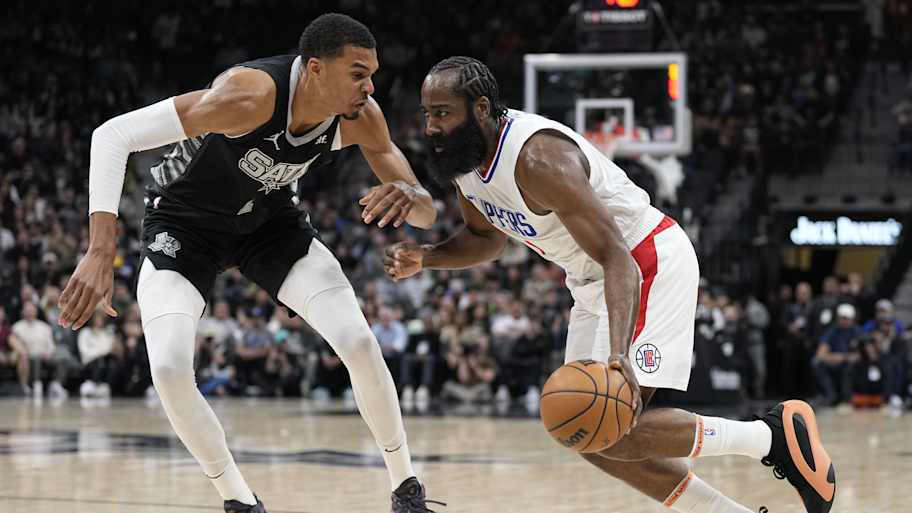 James Harden Makes NBA History in Clippers-Spurs James Harden Makes NBA History in Clippers-Spurs