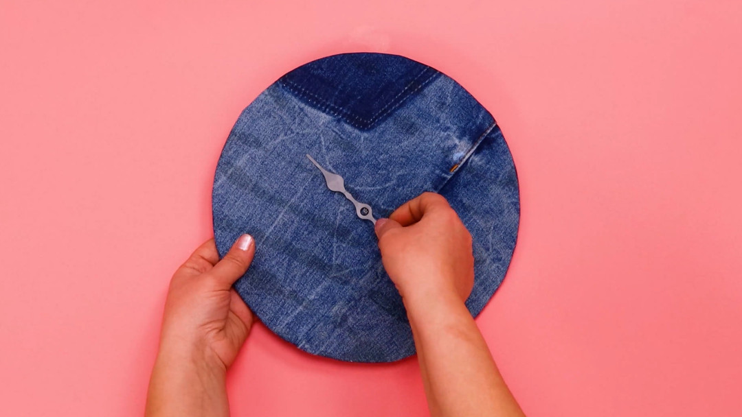 Explore The Coolest Jeans Hacks