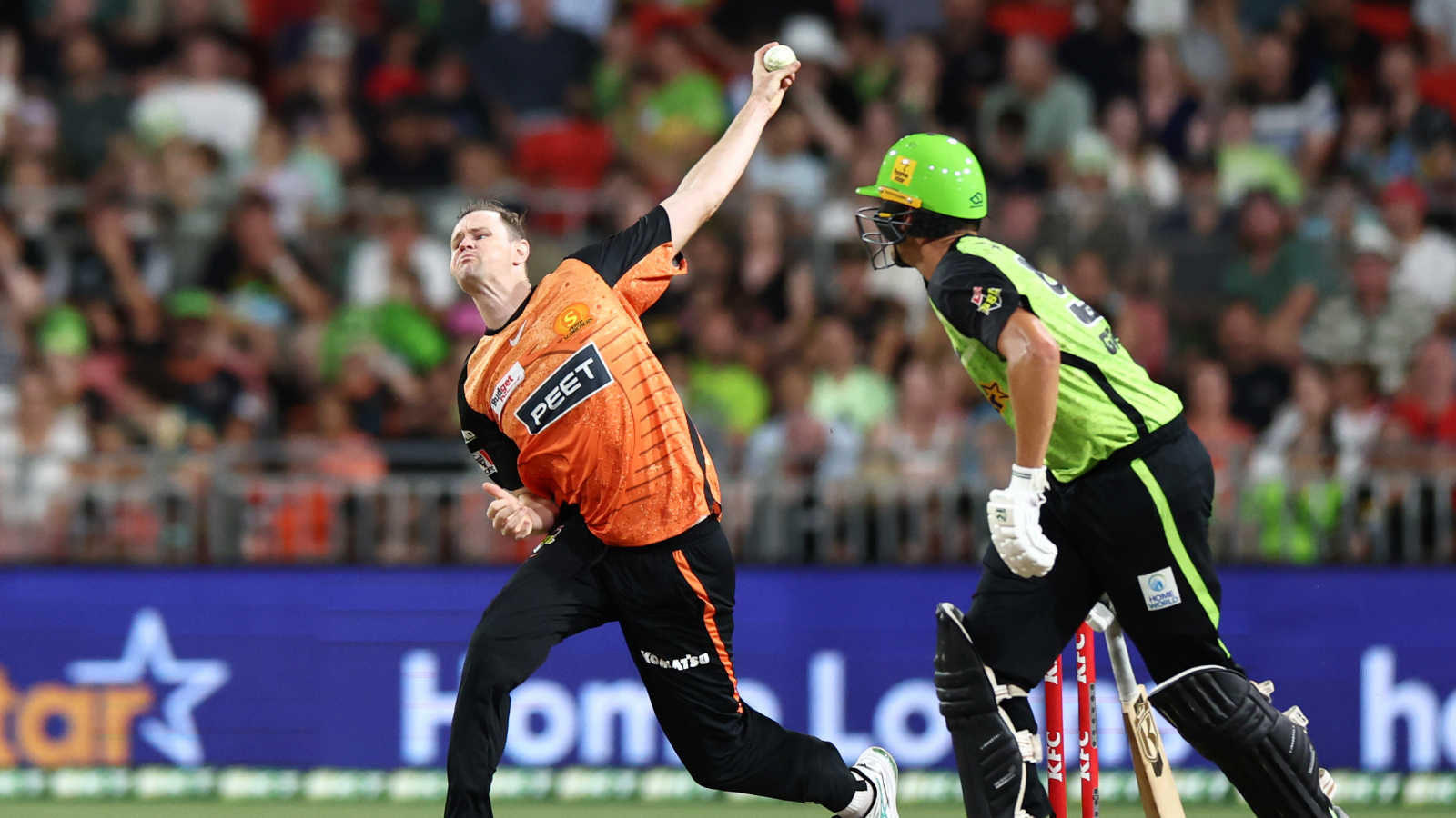 Jason Behrendorff certainly stood out – who took the most wickets in BBL14?