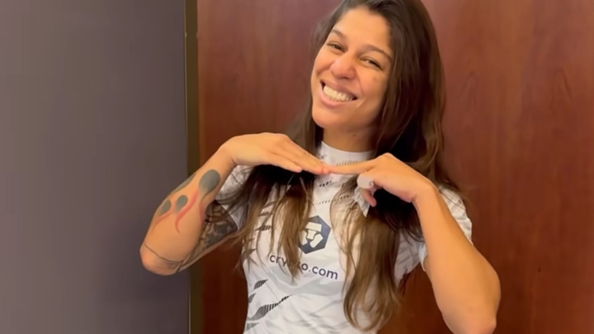 Pic! “Sheetara” Reveals Special Fight Night Kit For First-Ever Women’s ...