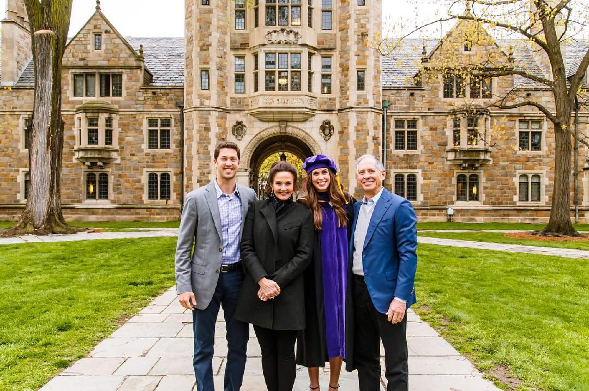 Meet OG Wonder Woman Lynda Carter’s lookalike daughter Jessica Altman ...