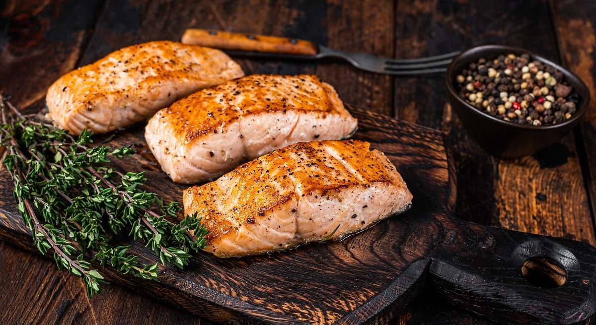 El salmón se cocinará en 10 minutos y tendrá mucho mejor sabor si le ...