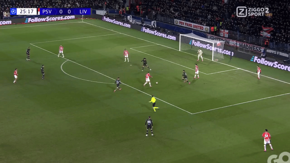 Joey Veerman moet het op sociale media ontgelden bij Champions League-duel PSV