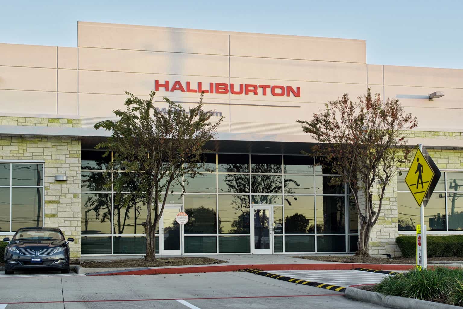 Halliburton continues losses for seven straight sessions