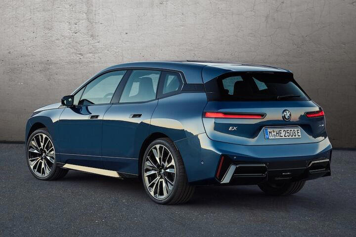 BMW Rolls out 2026 iX