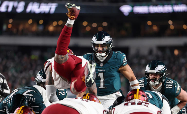 Mic'd-up video showed how surprised Eagles and Commanders players were ...