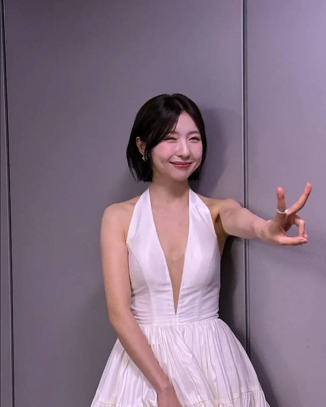 갑자기 SNL 하차하고 SBS에서 빛 보고 있는 여배우, 노출 드레스룩