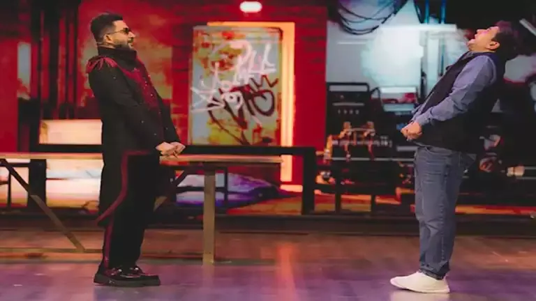 أحمد حلمي ينشر صورًا جديدة من مسرحية "بني آدم".. ومنى زكي تعلق