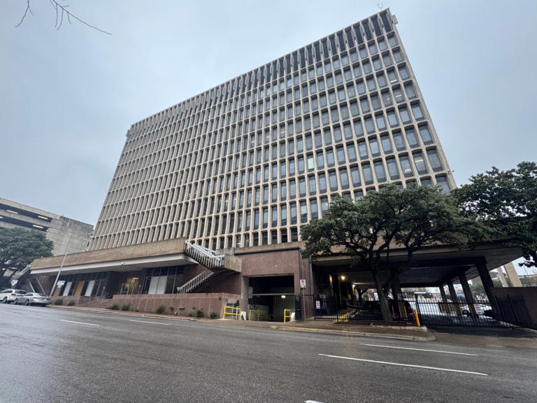 Trump admin may sell J.J. Pickle Federal Building, Austin buildings ...
