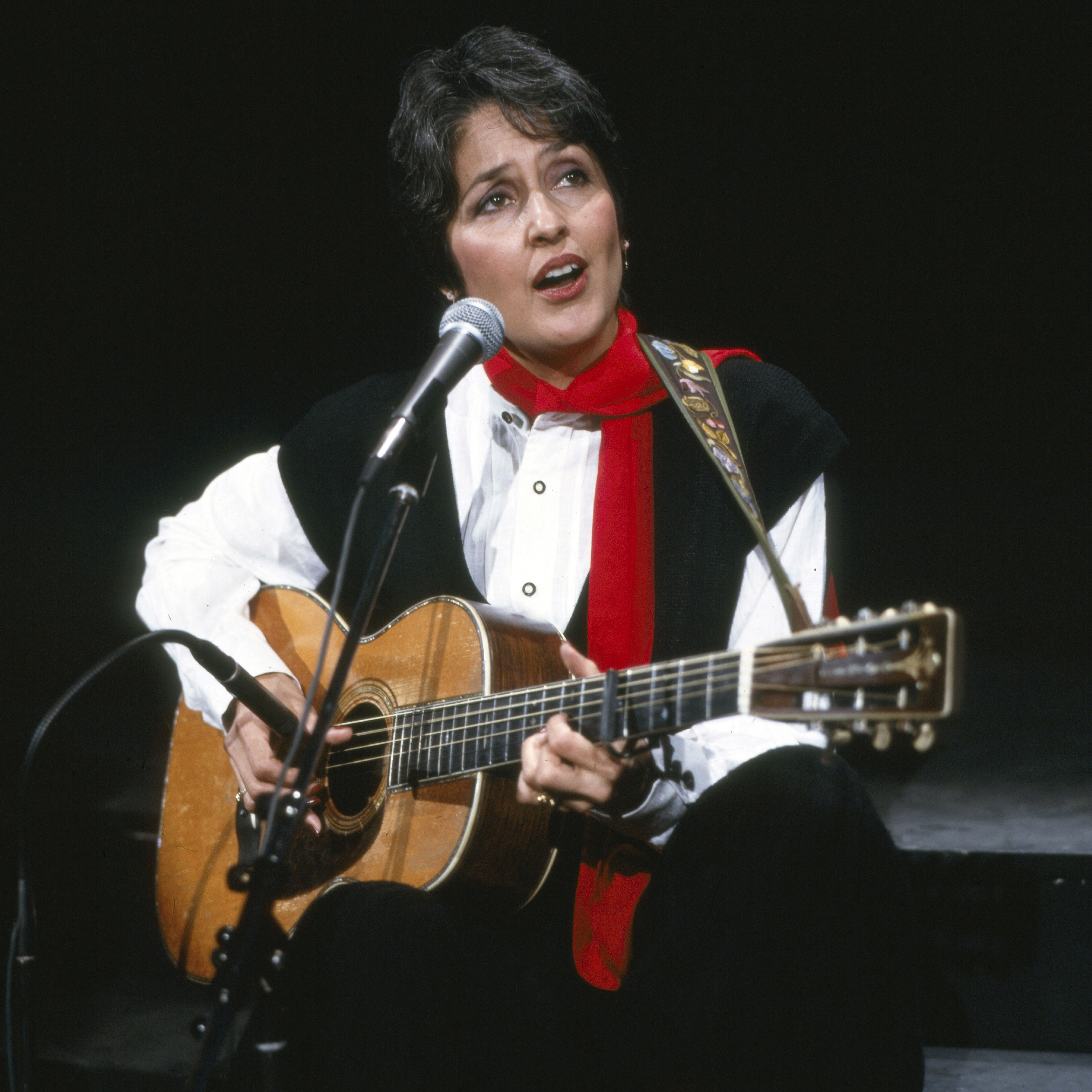 Joan Baez & Bob Dylan: A ‘60s Love Story + Why She Loves Being Single Now