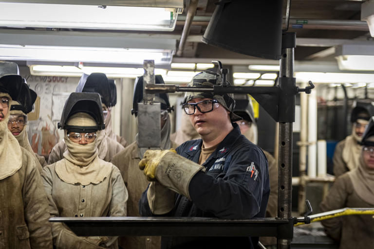 Navy's readiness push means longer maintenance for current ships