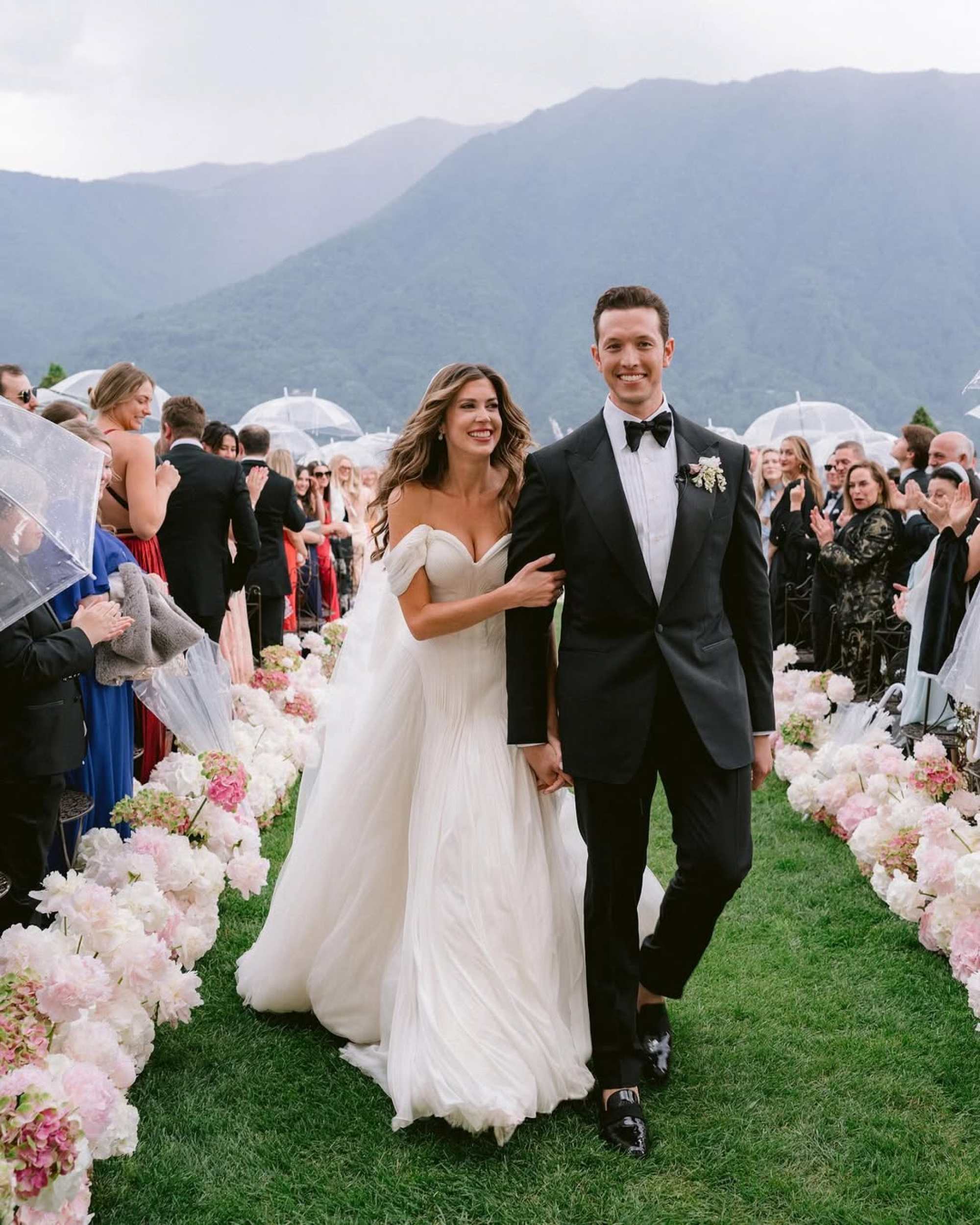 Meet OG Wonder Woman Lynda Carter’s lookalike daughter Jessica Altman ...