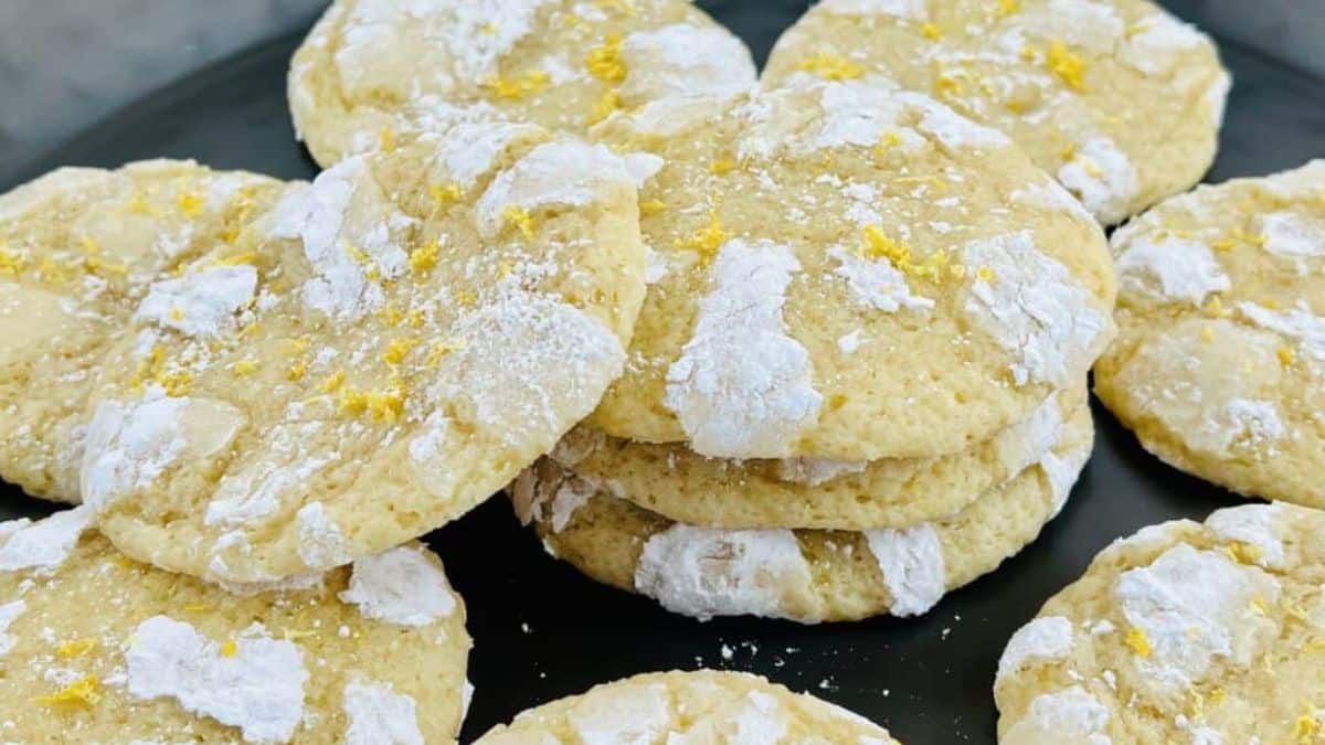 Try the Best Lemon Crinkle Cookie Recipe