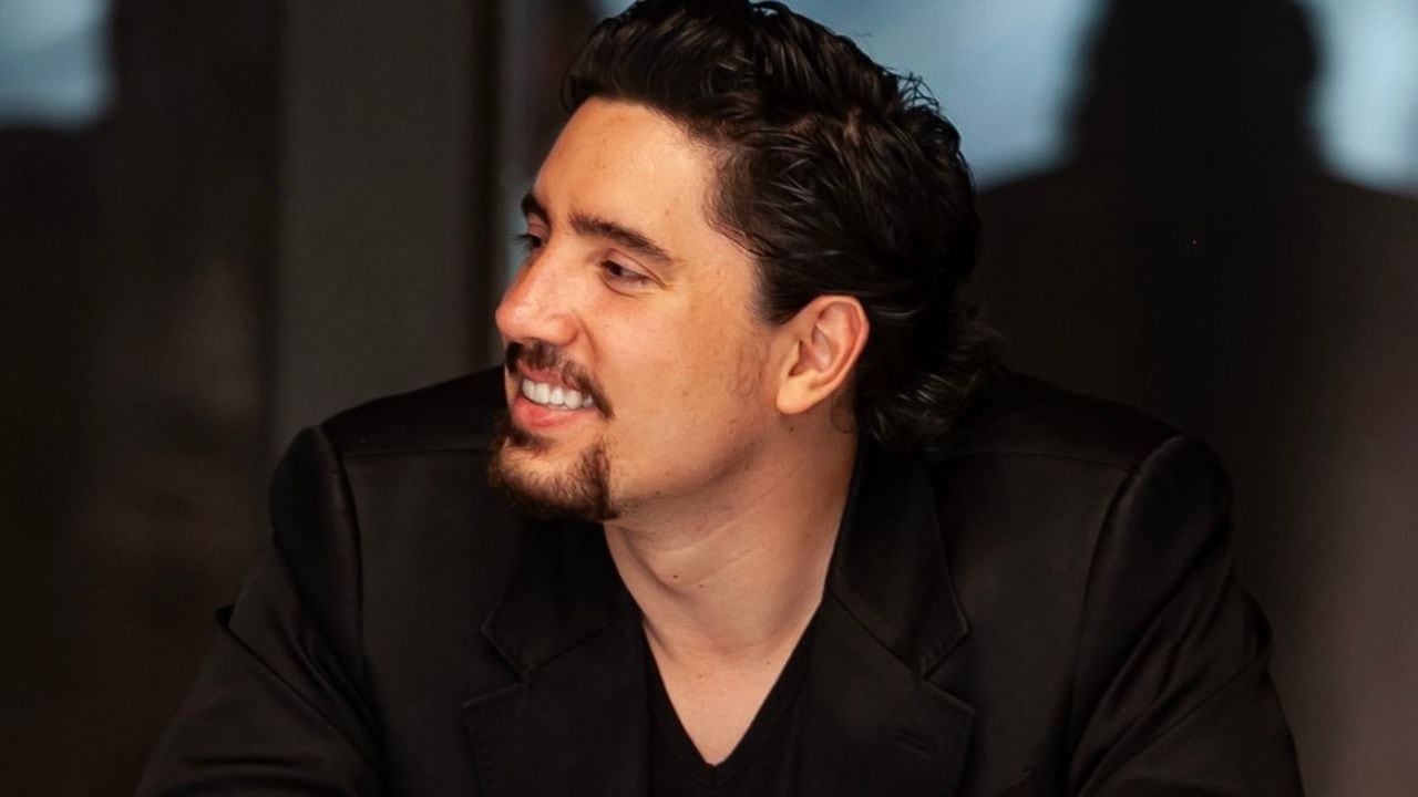 Alex Fernández comienza el 2025 con nueva disquera y grandes proyectos