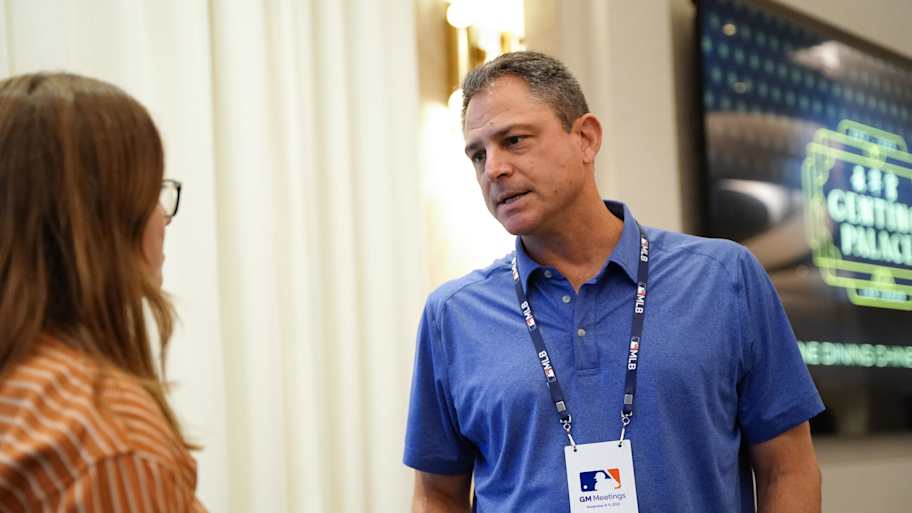 Royals Sign All-Star Pitcher in First Big Free Agent Addition