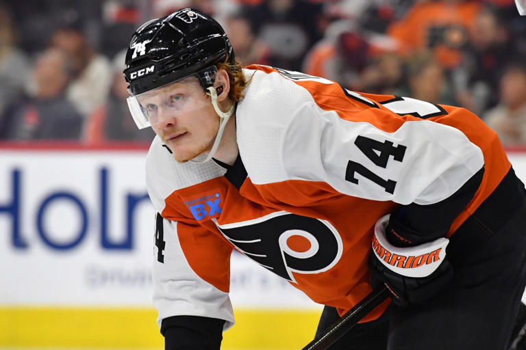 Flyers’ Owen Tippett leaves game vs. Devils with undisclosed injury