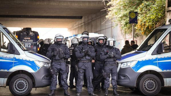 Hochrisikospiel MSV - RWO: So will die Polizei Fans trennen