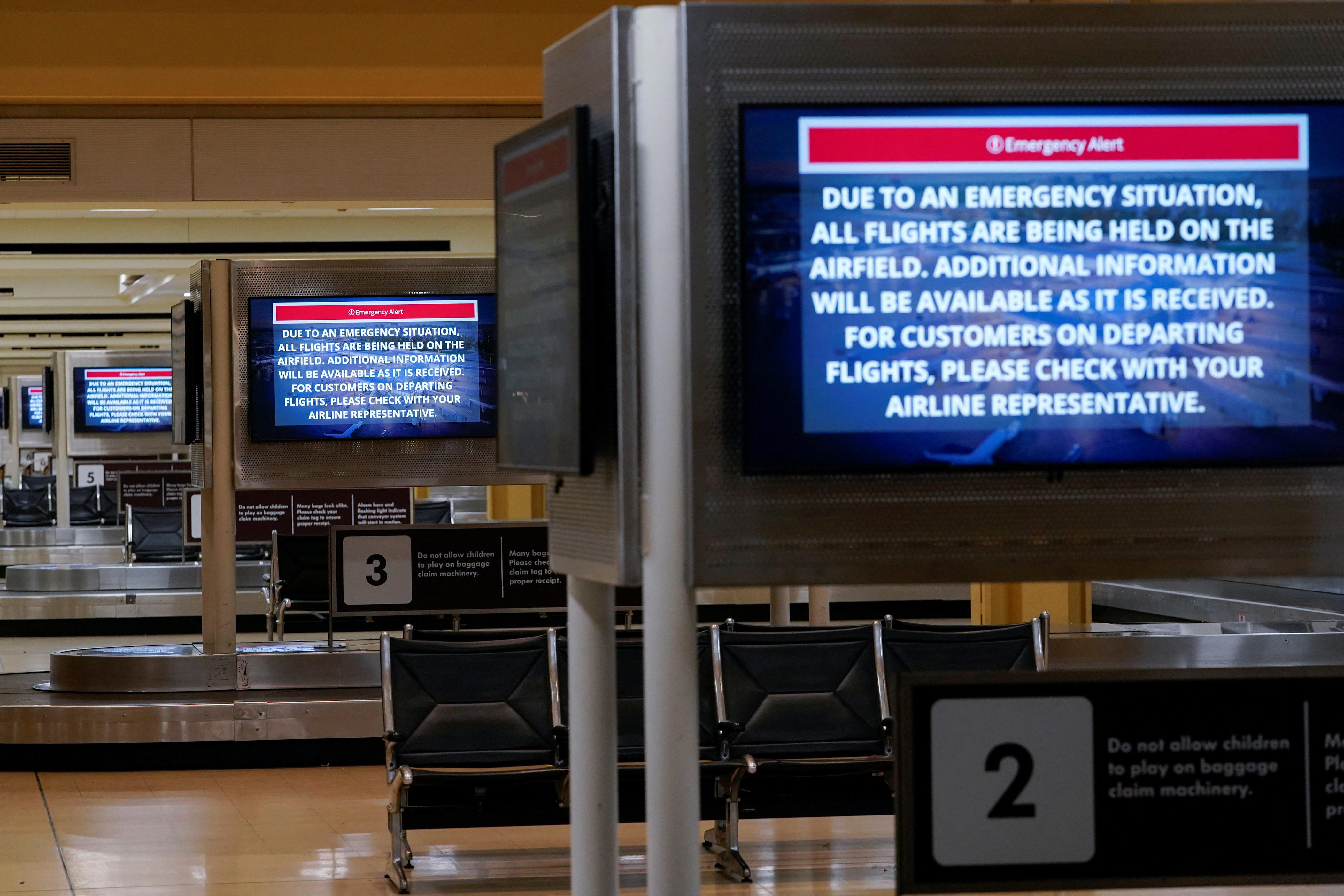 Reagan Airport closed until Thursday morning after plane, Black Hawk ...