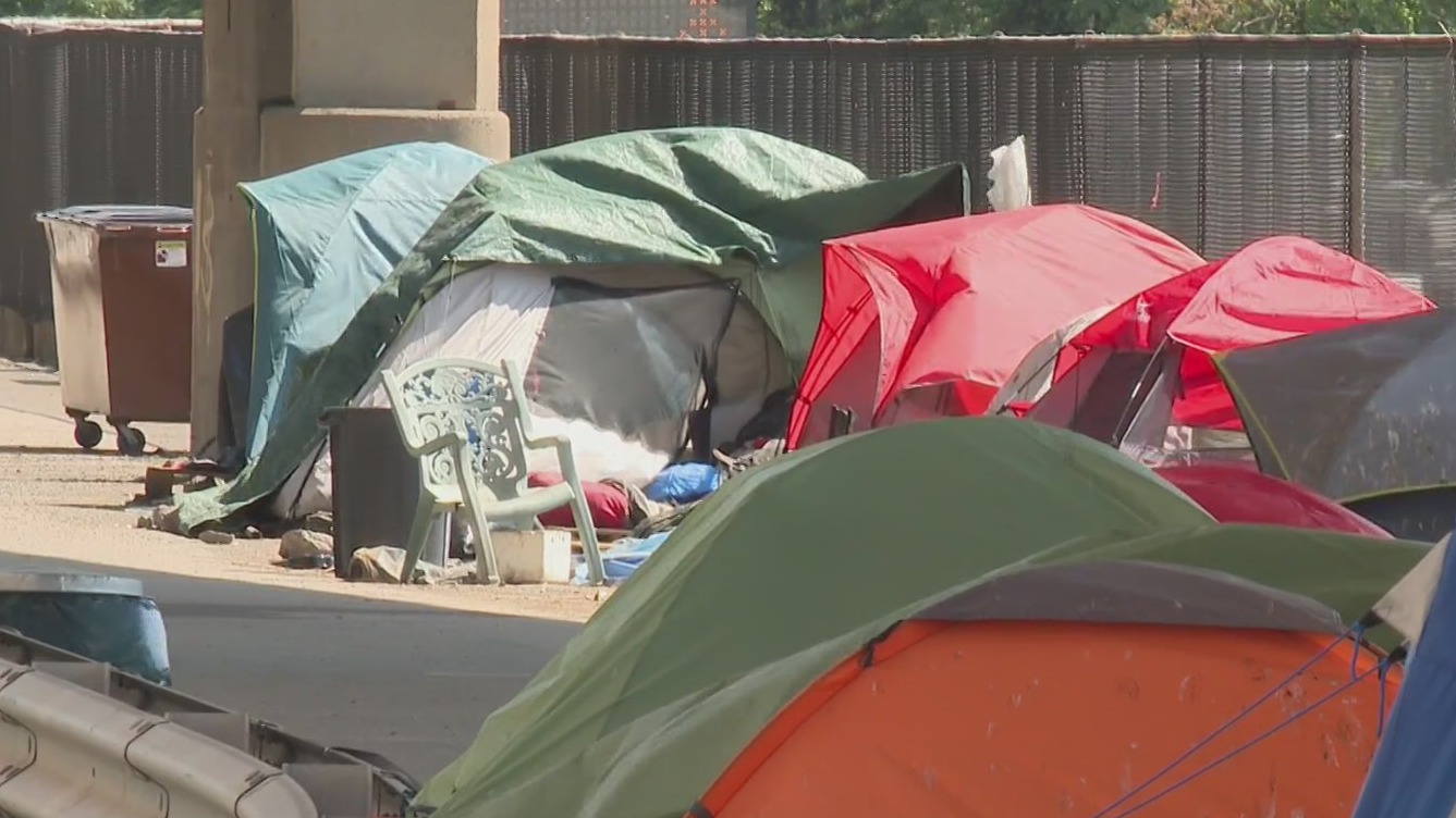Most tents removed from Pittsburgh homeless encampment near Allegheny ...