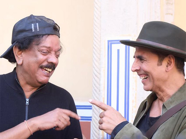 Akshay Kumar sends heartfelt birthday wishes to filmmaker Priyadarshan Akshay Kumar sends heartfelt birthday wishes to filmmaker Priyadarshan