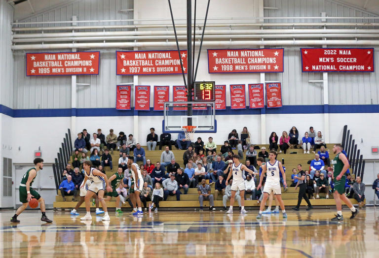 As Bethel men's basketball honors its 1995 champs, its current team has ...