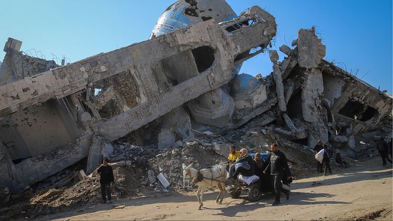 Gaza : des Palestiniens de retour dans le nord après les bombardements