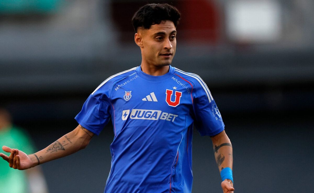 Javier Altamirano le hace un queque a Gustavo Álvarez tras su debut ...